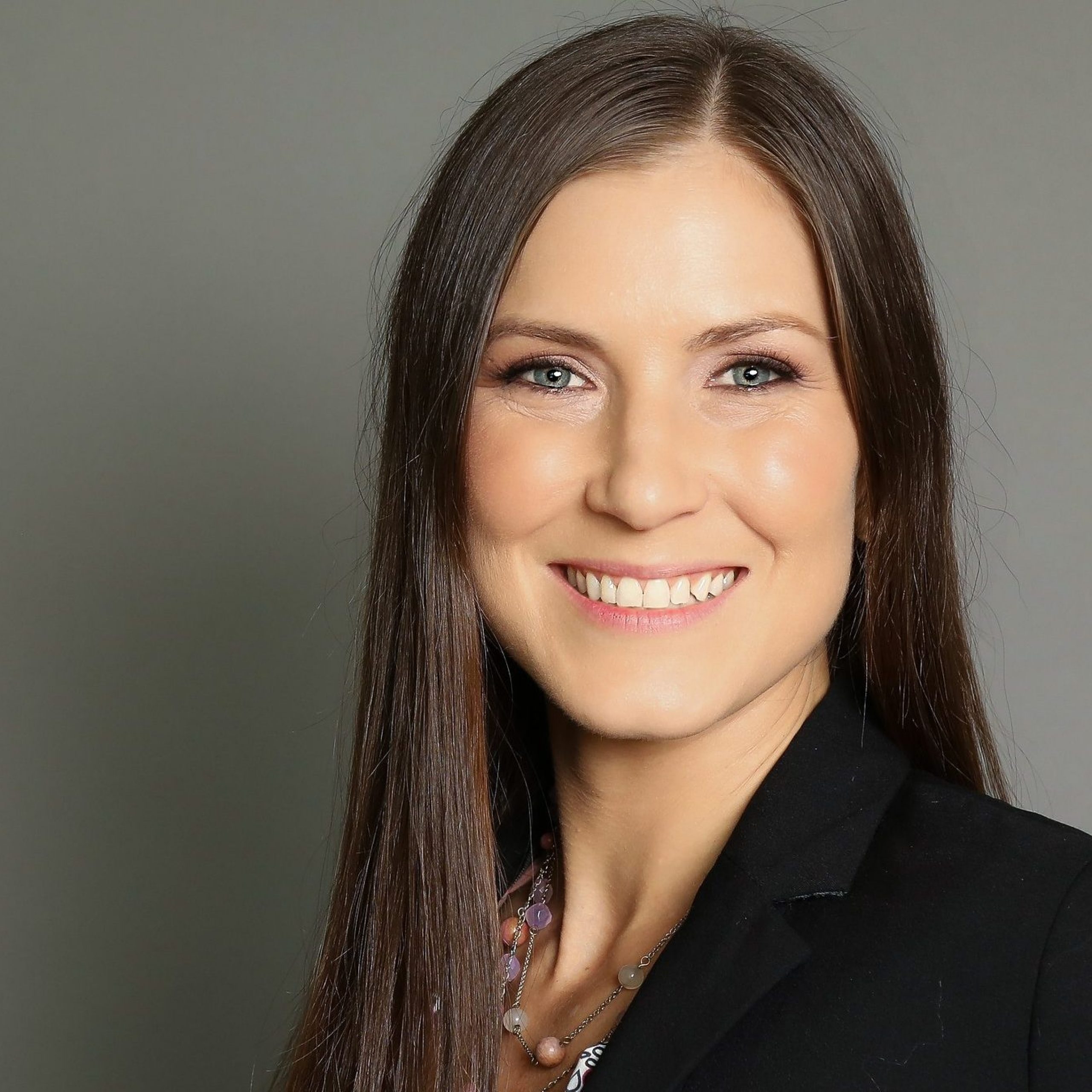 Headshot-Horizontal_Sara-Mueller-2 - Emotional Intelligence (EQ ...